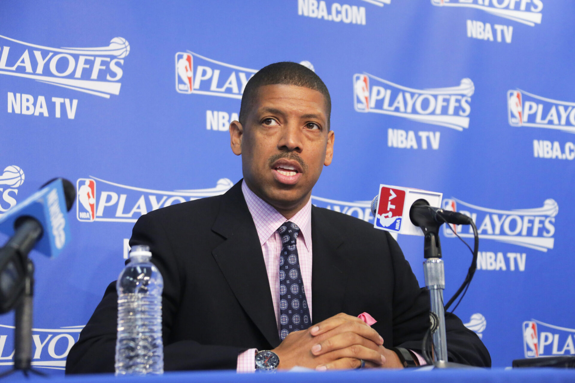 Ex-NBA Player Kevin Johnson Expands his Fixins Soul Kitchen