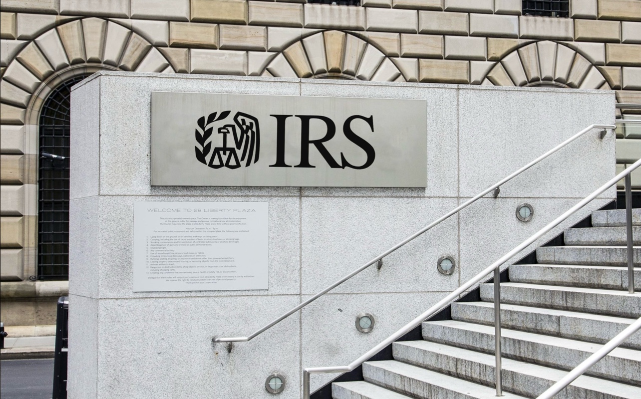 Taxpayers Face Marathon Wait Outside Atlanta IRS Center